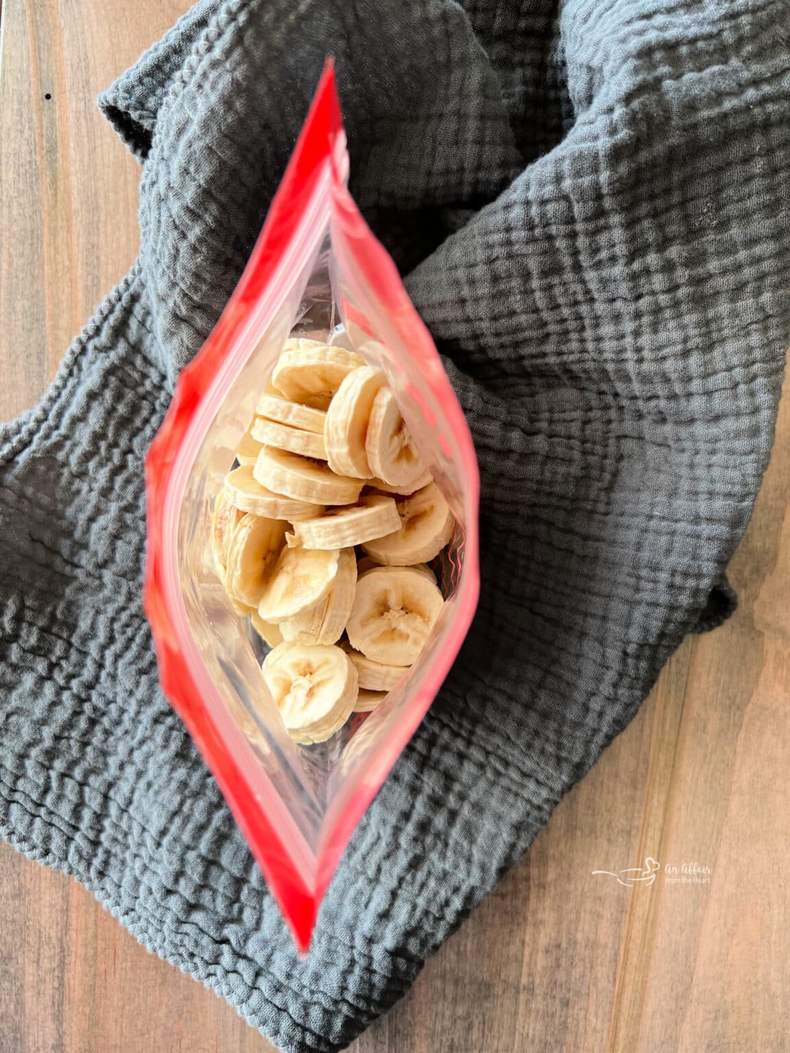 How To Freeze Ripe Bananas (+ Recipes!)