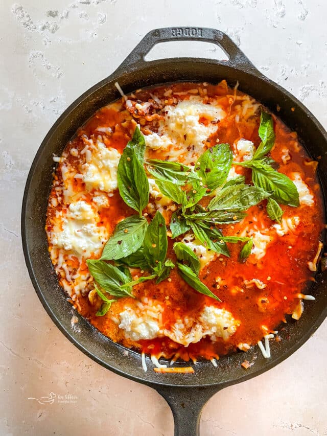Easy Skillet Lasagna Recipe (One Pan/30 Minutes)