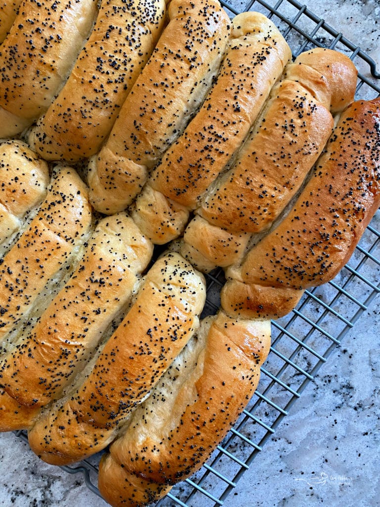 Poppyseed Rolls - Deliciously Soft "Homemade" Poppyseed Dinner Rolls