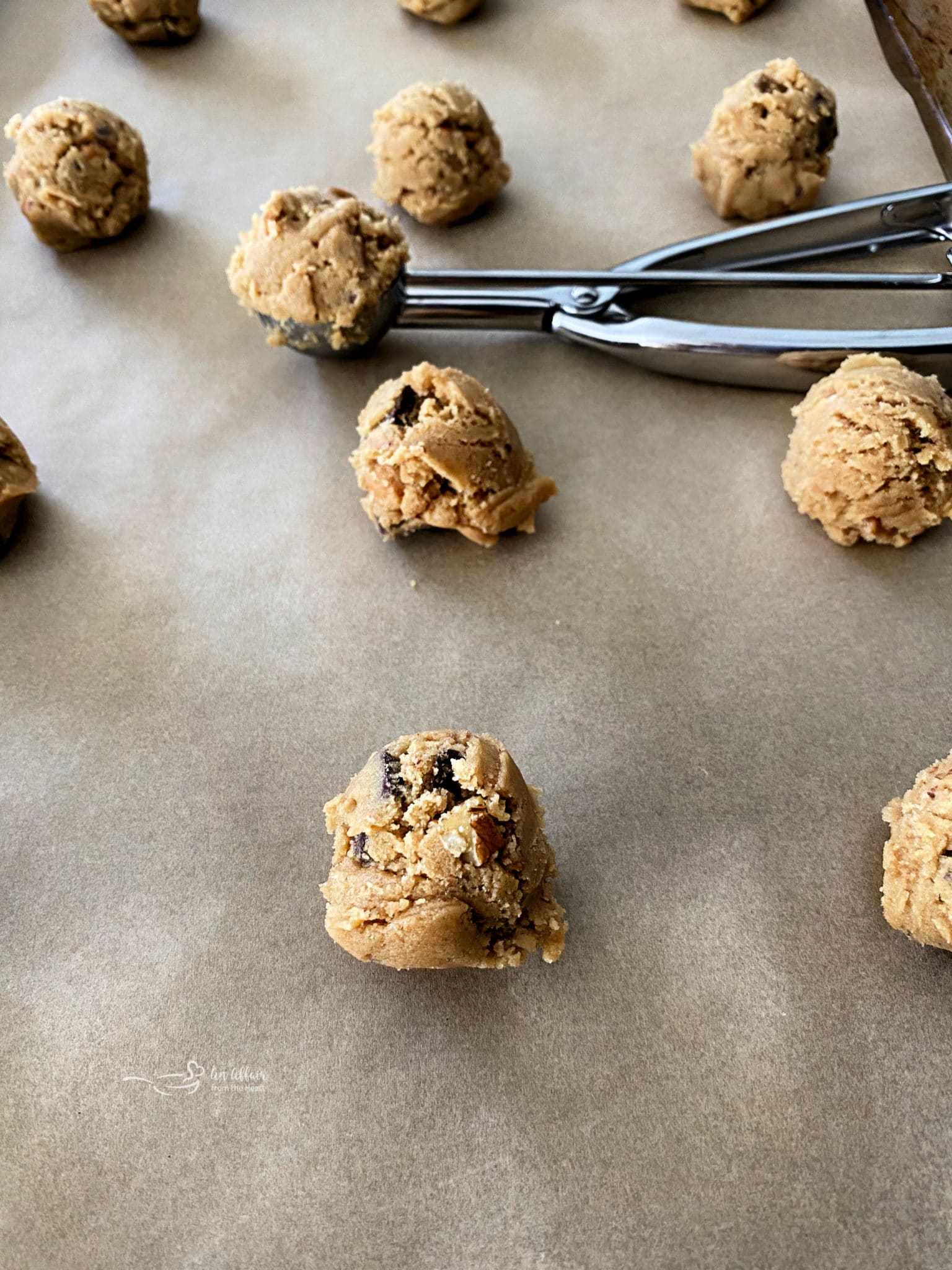 Recipe for the BEST Turtle Cookies, full of pecans, caramel and chocolate