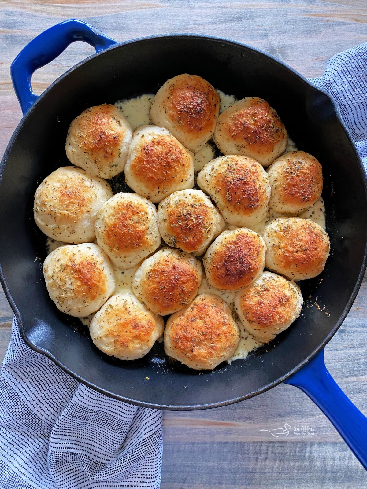 Italian Cheese Bombs | 5 ingredient Italian appetizers!