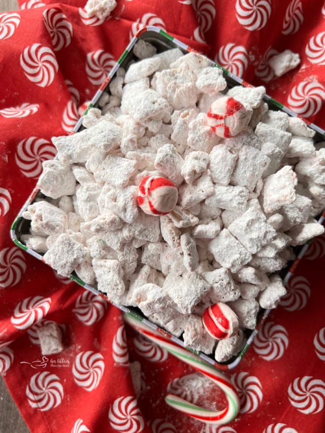 Candy Cane Puppy Chow Recipe