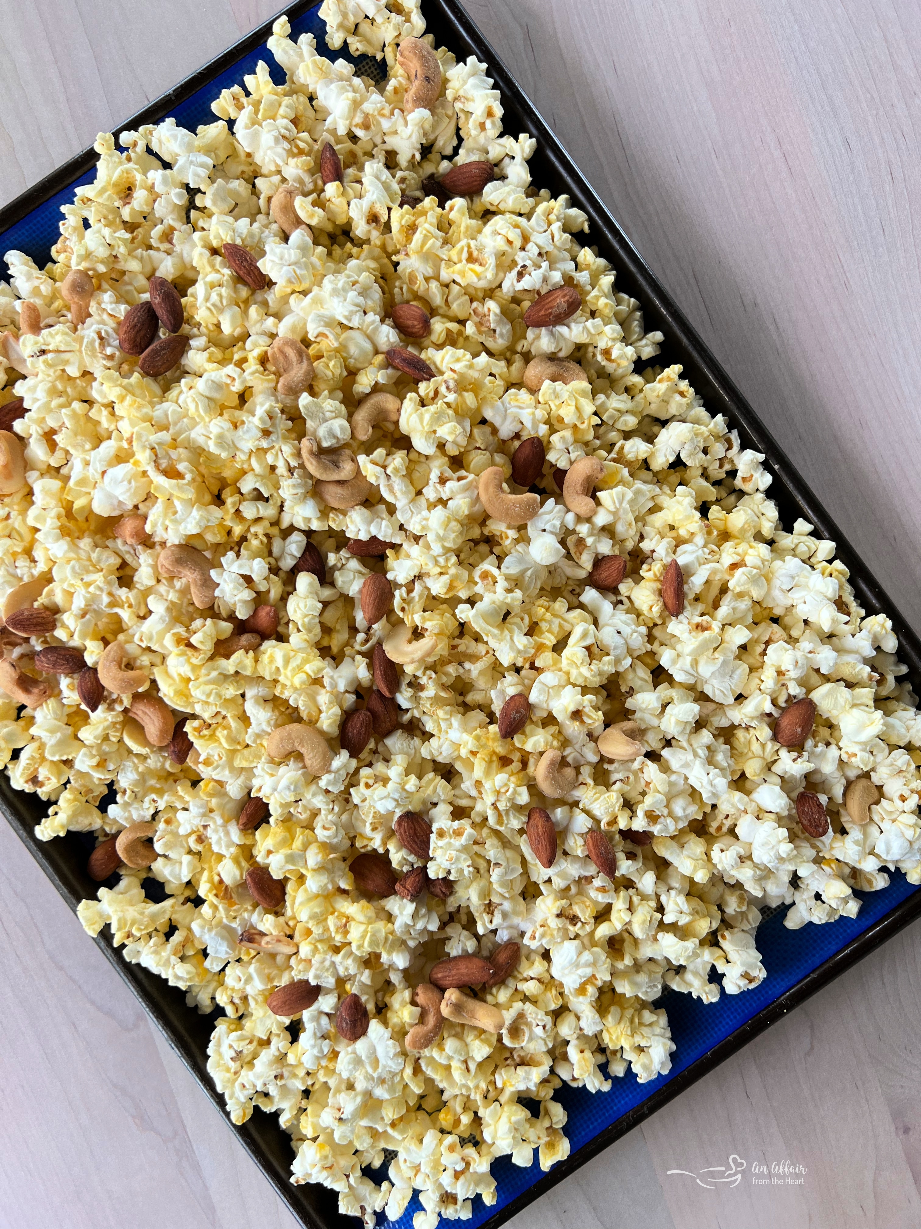 Homemade Moose Munch Popcorn (Harry & David Copy Cat)