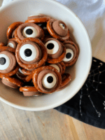 Rolo Pretzel Eyeballs (Fun & Easy Halloween Treats!)