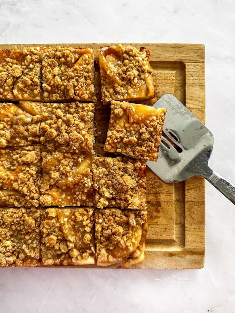 Easy Apple Pie Crumb Bars