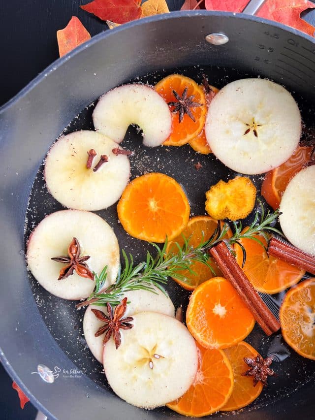 Holiday Simmer Pot Recipe (+ Free Printable Gift Tags)