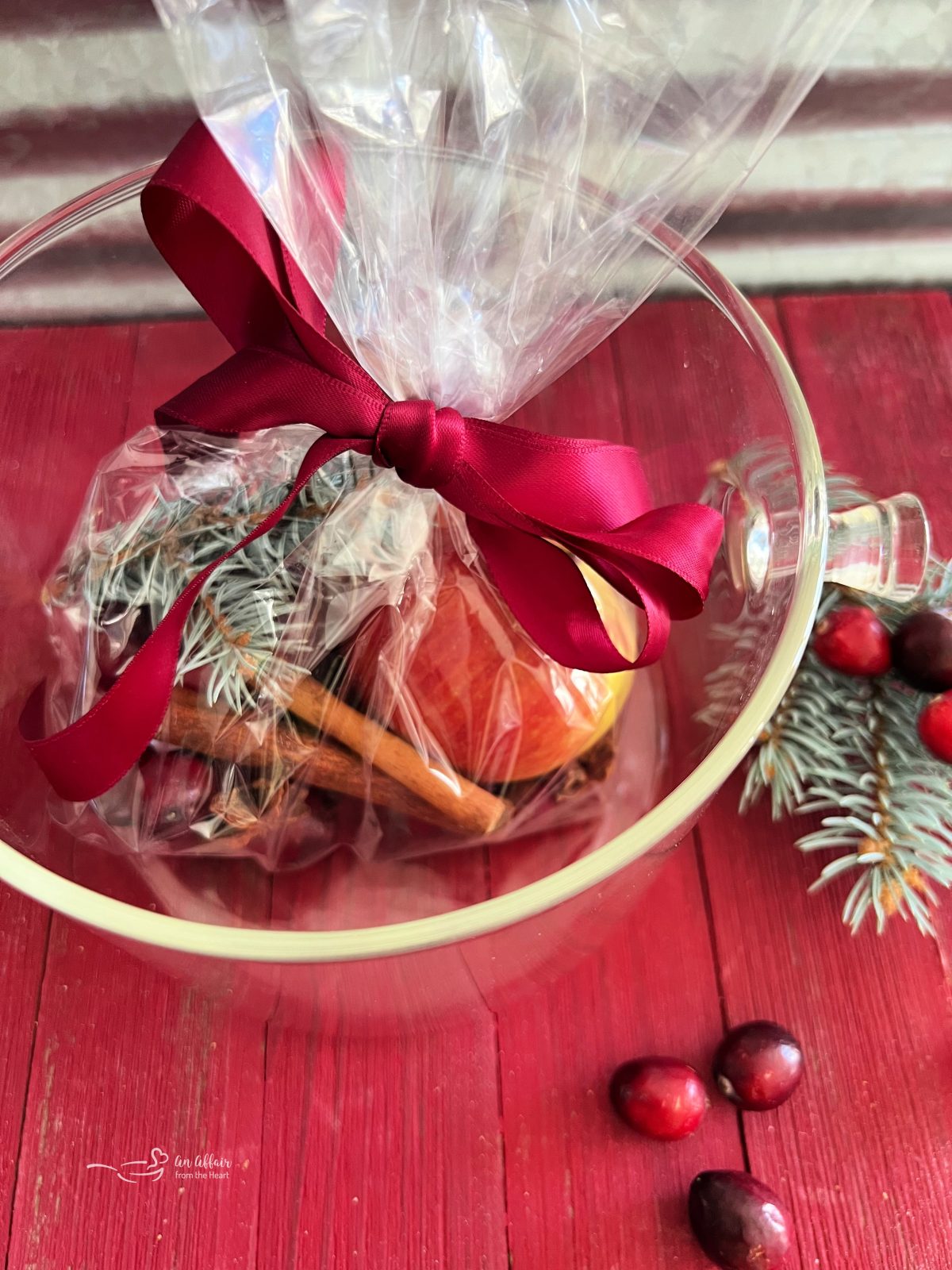 Holiday Simmer Pot Recipe (+ Free Printable Gift Tags)